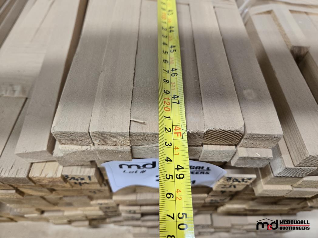 Quantity of Assorted Western Red Cedar Boards (3/4''x1''x4')